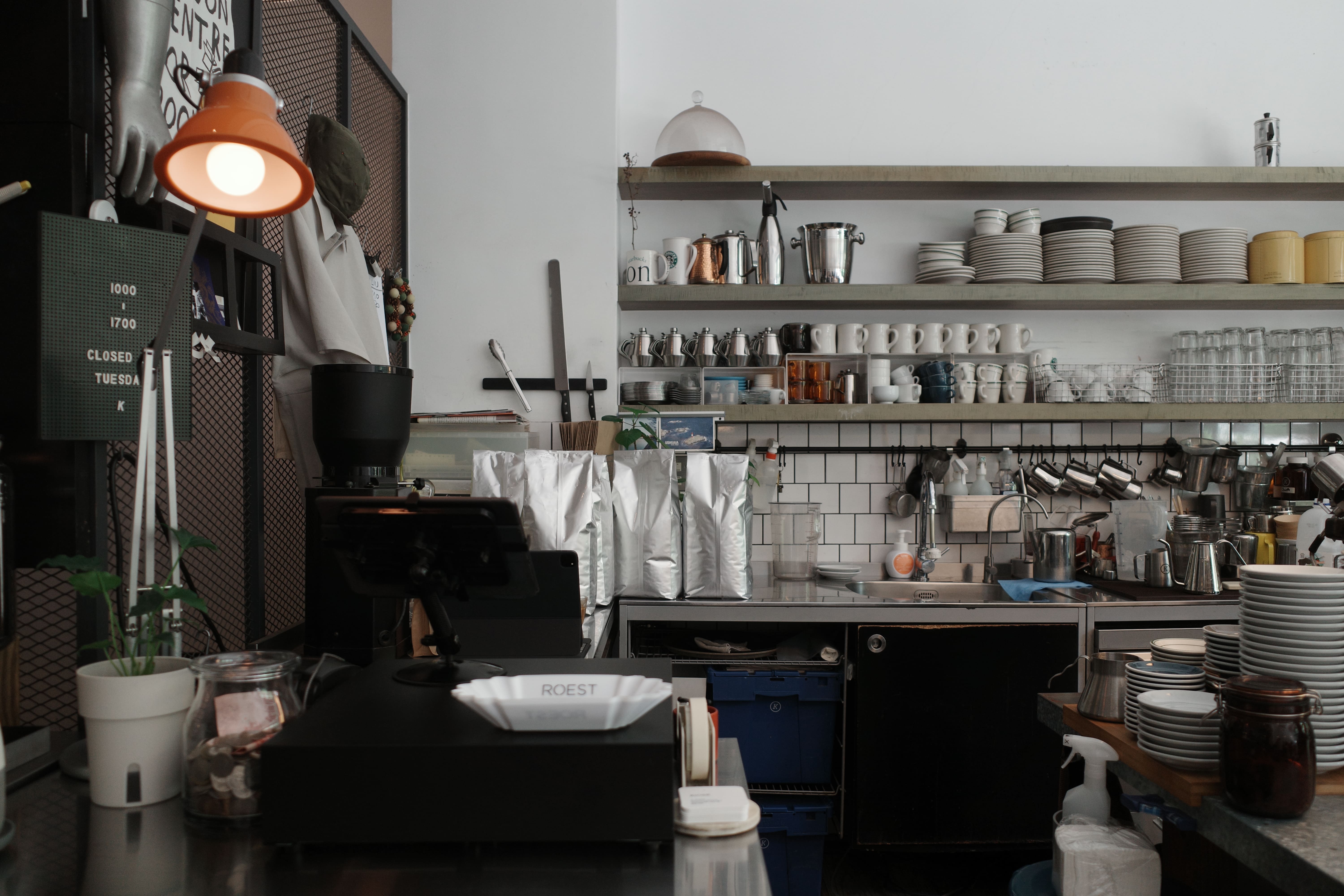 KiOSK｜忠孝新生｜經典沈穩的歐風咖啡廳 | 咖喳 Catcha