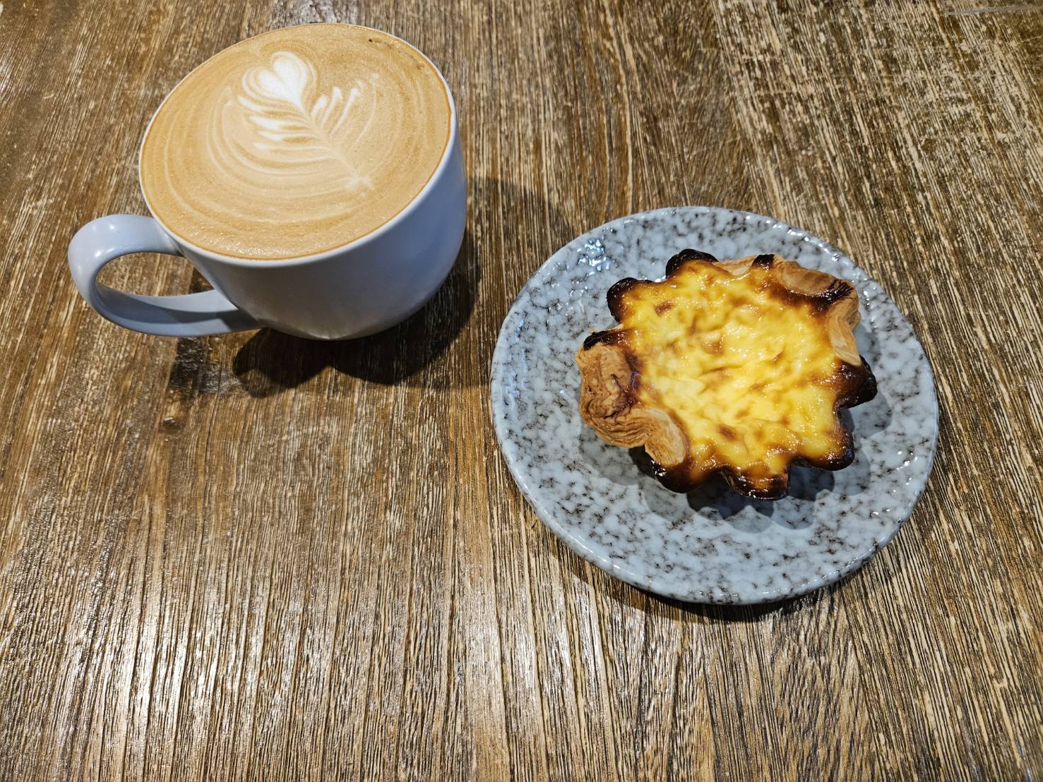 DOUSUN CAFE| 左先生的咖啡世界：沉靜木質風×慢步調深夜工作咖啡廳 | 咖喳 Catcha